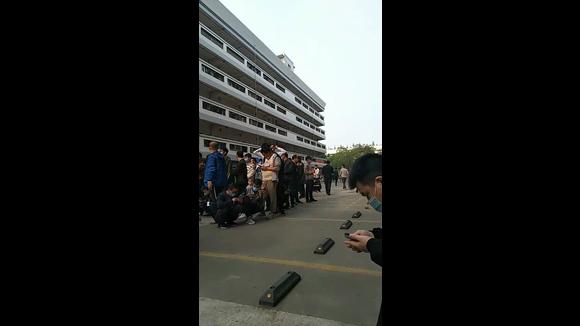小时工。员工对企业忠诚度越来越低,企业也没把员工当回事。