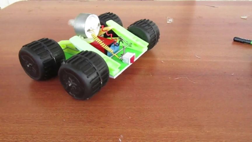 教你自己动手自制一个好玩的电动小汽车