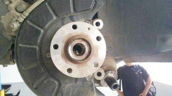 为什么车轮上的螺丝有的4个、5个、6个?