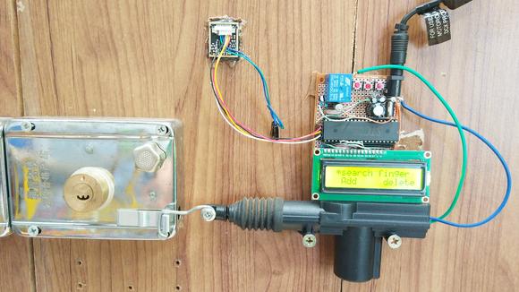 小偷太猖狂了,打工仔自已制作个指纹锁压压惊