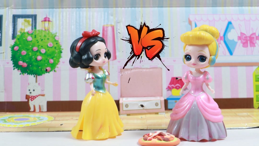 白雪和灰姑娘比赛跑步,谁先跑到家披萨就是谁的,最后谁赢了呢?