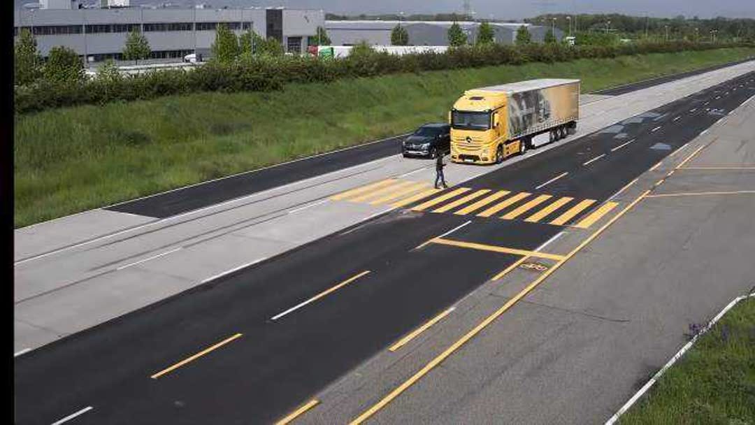 大卡车的主动刹车到底有没有用?真有用!