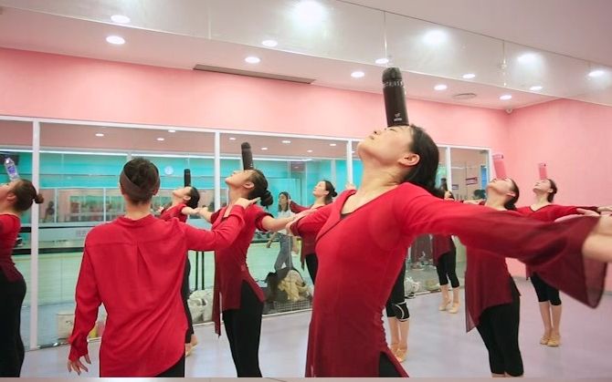 ...的训练方法,中国舞教练班课堂实录《头顶瓶子》【单色舞蹈】(成都)