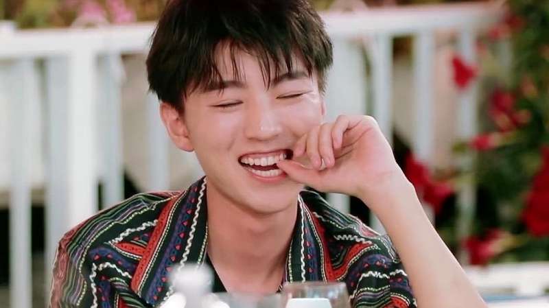 王俊凯离开后,新的合伙人竟是他?两个月前的微博已经见端倪了!