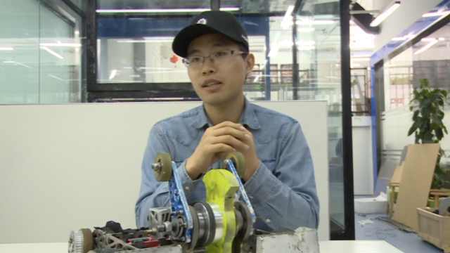 90后组团研发格斗机器人:身价千万