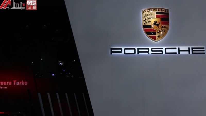 17年成都车展保时捷展台