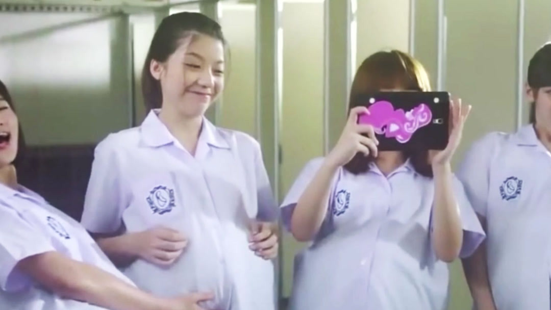 奇葩学校,肚子大成了加分项,学生为拿高分一年不上厕所!