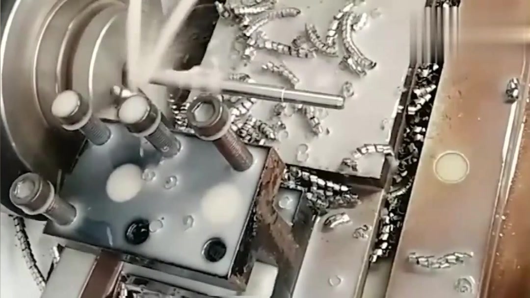 惊人的数控车加工过程,后悔当初没有学数控编程了!