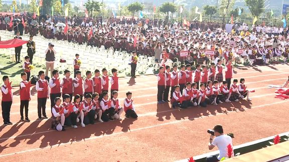 致敬时代英雄——宁德北大培文校运会开幕式文艺表演,棒棒哒!