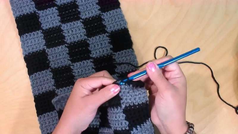 钩针编织温馨保暖的围巾,简单易学,快给男朋友编一条吧