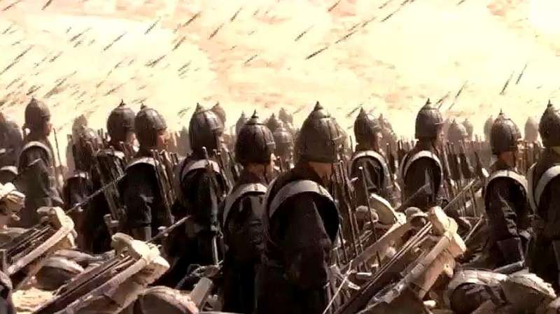 影视:里程碑意义的电影,万箭齐发下淡定书写,彰显汉子的魅力!