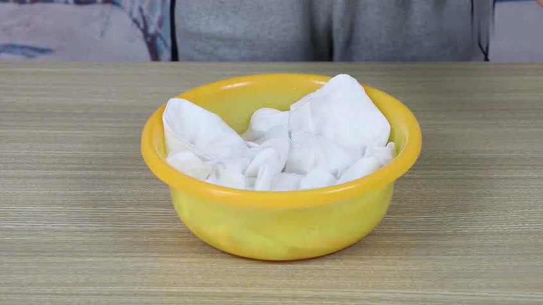 不要用漂白剂染衣服!学习这个小方法,容易清洗干净!