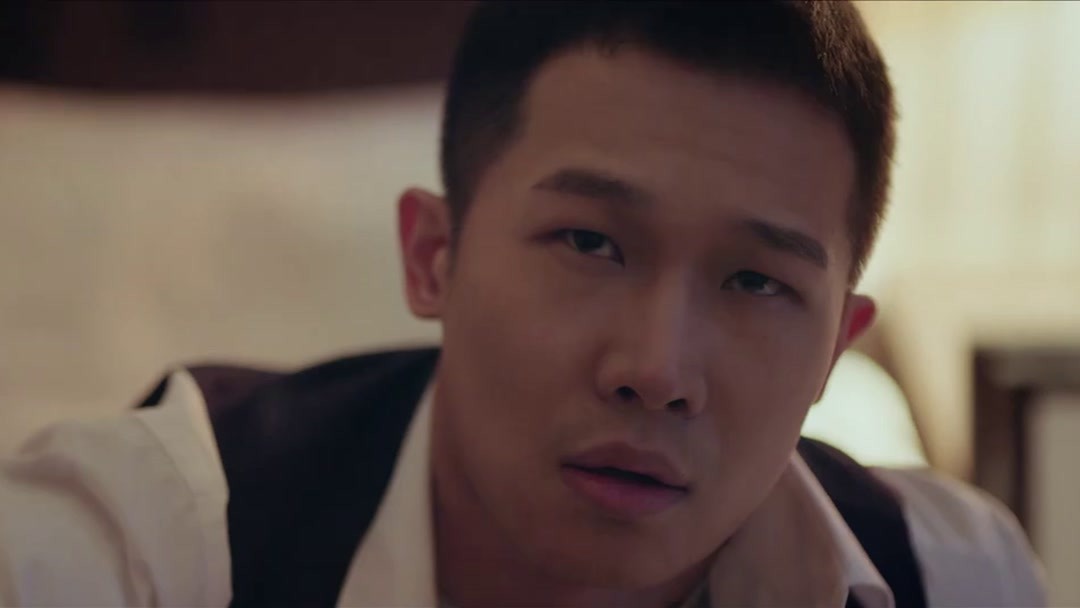 《入住请登记》男子想要跳槽 他感觉自己被监视