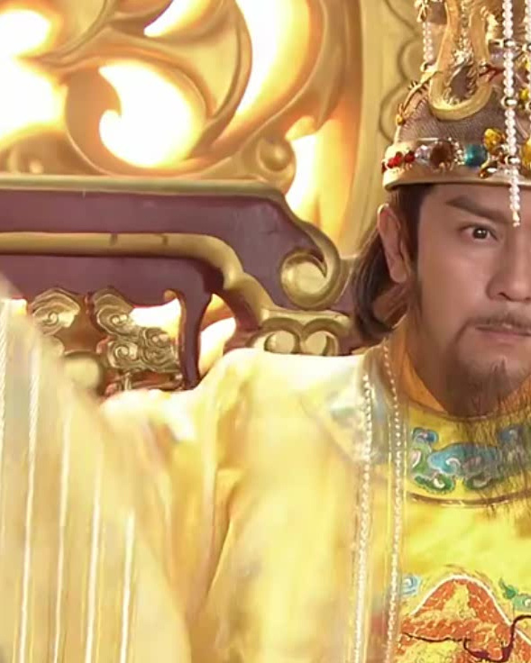 这个皇上竟然和薛平贵长得一模一样,奈何他们没有一人看出来!