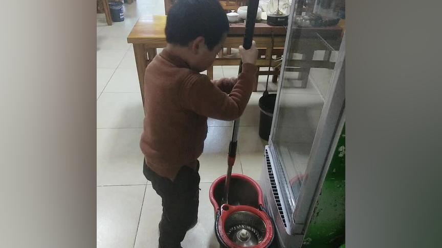 #帮妈妈做家务 #干活我是认真的