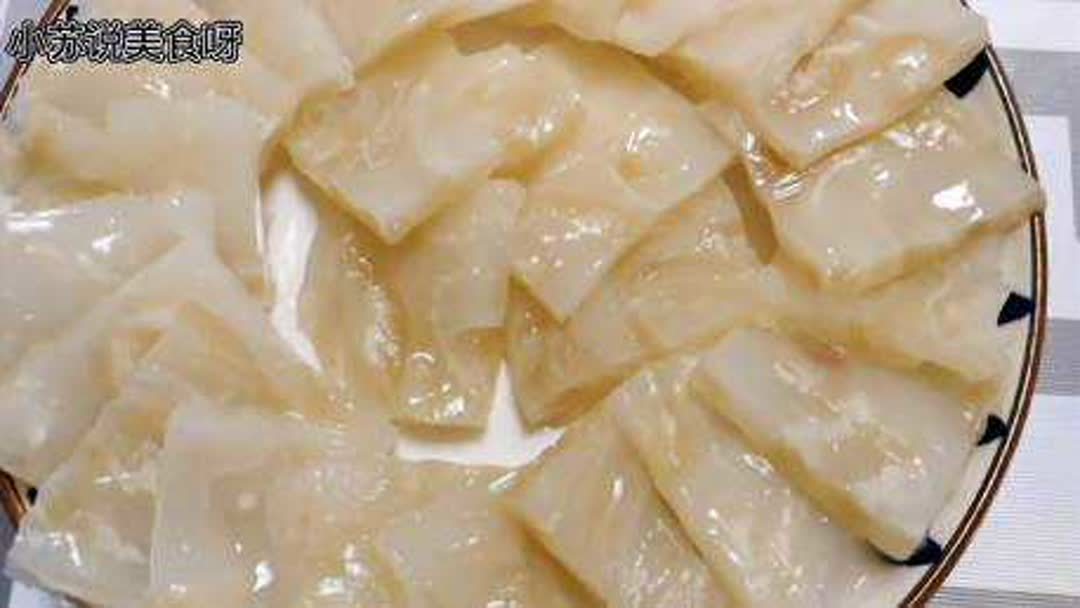 1斤猪皮4斤水,熬出来一锅q弹的猪皮冻,做法简单吃起来太过瘾了