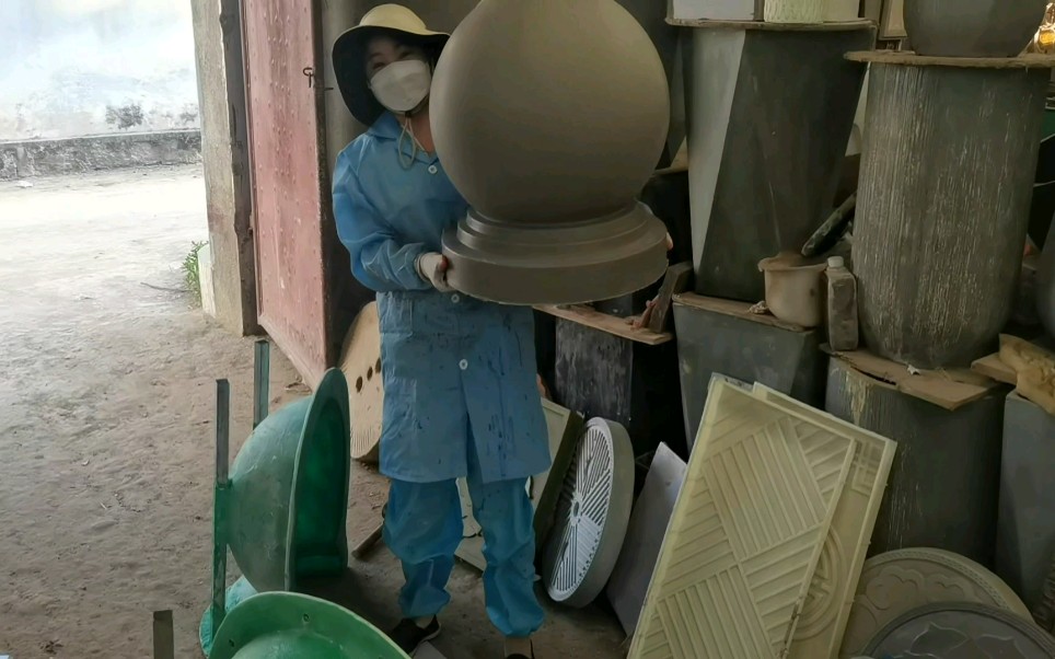 混泥土镁泥水泥石英石挡路石制作完成开始拆模