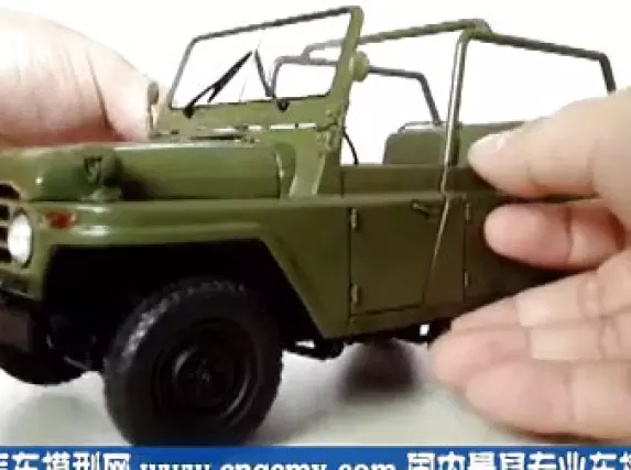 中国汽车模型网 汽车模型 吉普212 限量敞篷版 原厂 1:18 绿红白