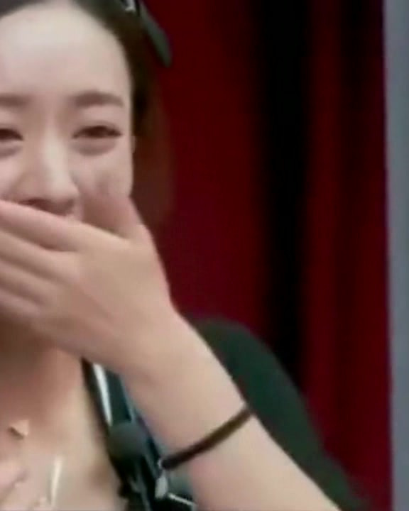 谢娜爆笑模仿各位女明星,朱茵和赵丽颖笑得崩溃了