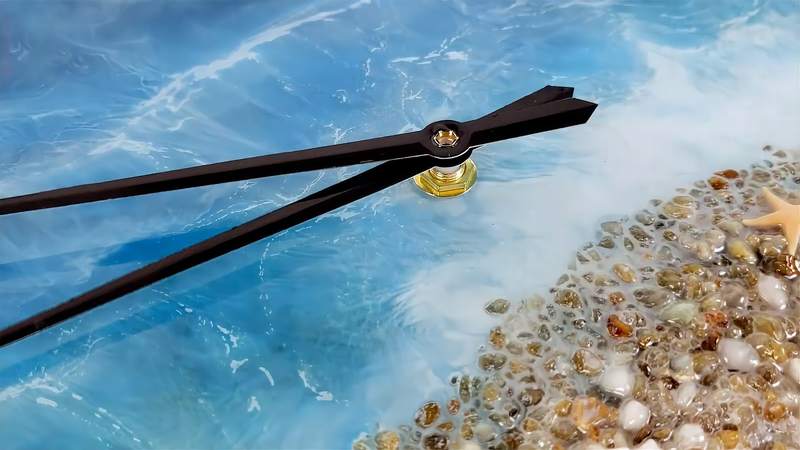 太漂亮了,没想到还能做成这样的钟表,小姐姐很喜欢