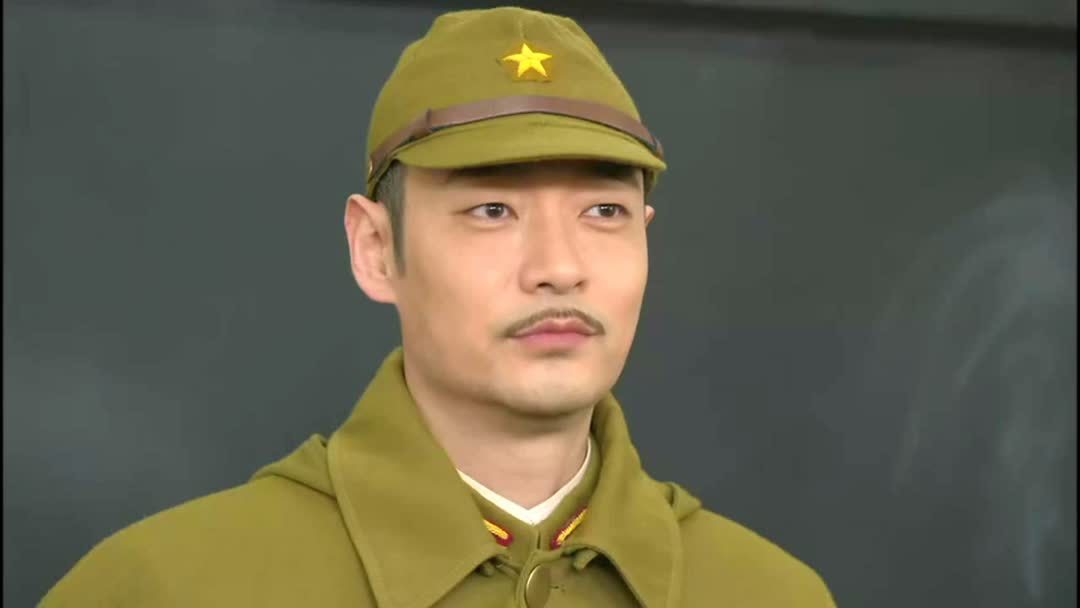 毕业歌:学生报警,警察赶到看到是日本人,不想惹祸落荒而逃