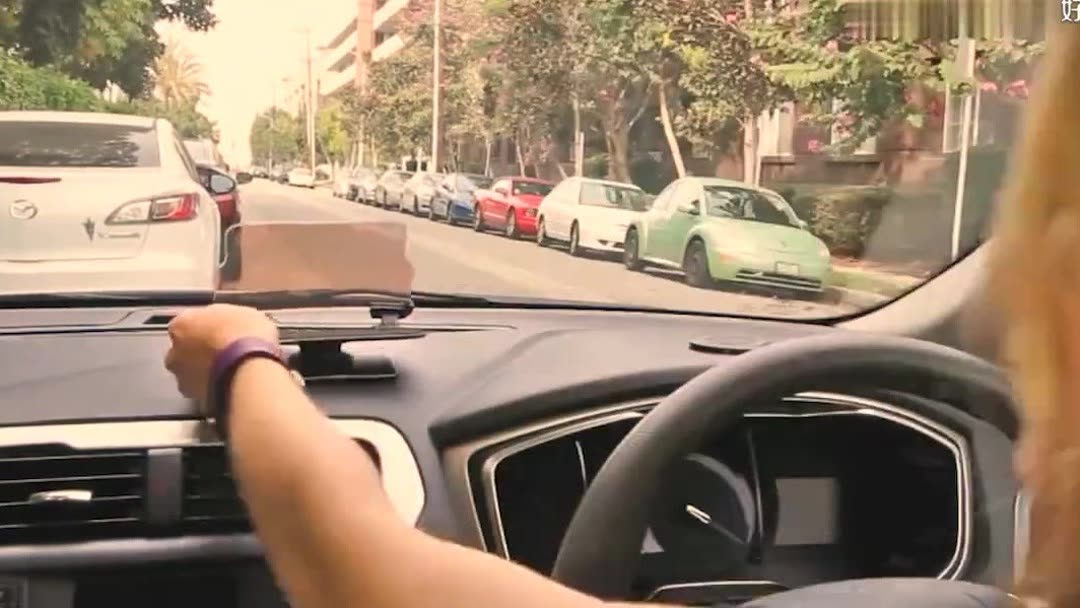 高大上的汽车抬头显示器,价格只要300元,好用到爆!