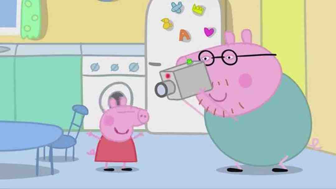 皮皮翻页故事---佩奇和乔治偷吃爸爸的食物