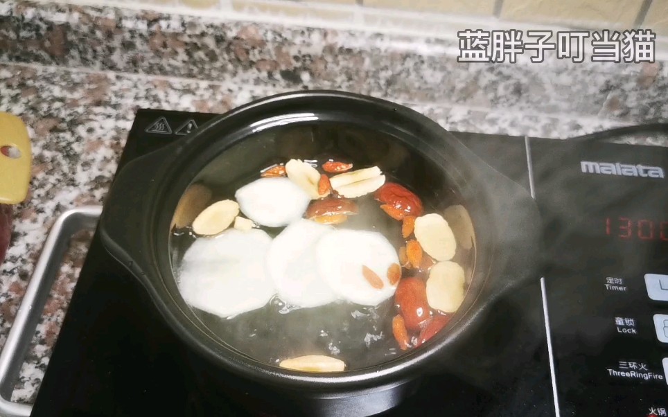 苹果 红枣 枸杞汤