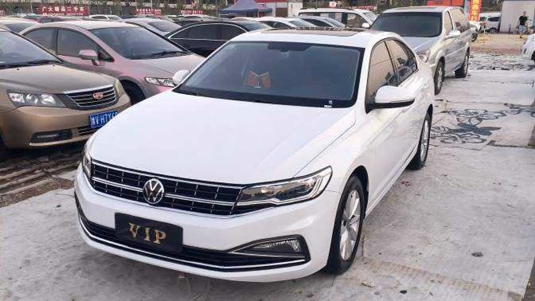 21款宝来刚上牌一个月就要卖,地道准新车,亏损两个W起