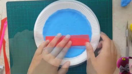 用纸盘和超轻粘土手工制作天安门,好看又好学,一起来做吧!