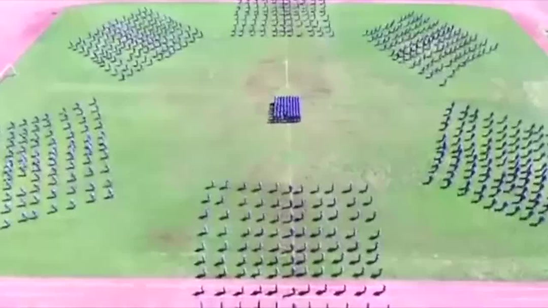 搞笑:航拍清华大学军训汇演 队列展示全程高能