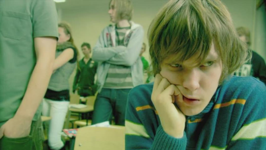 即刻看电影:几分钟看完经典剧情电影《失控的校园》