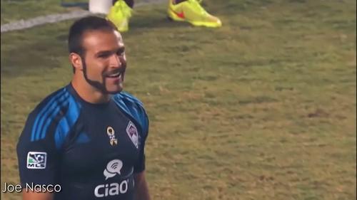 足球界守门员的十大愚蠢红牌,这操作有点让人看不懂