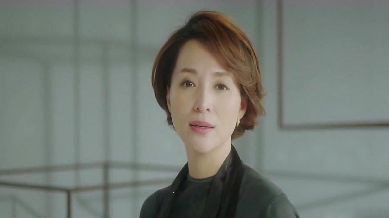 央视主持人董卿朗诵诗歌《思念》,很有感染力,节奏把握的真好