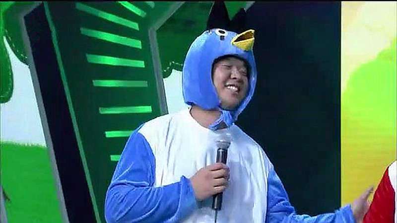 口技表演《恋爱的小鸟》,声音模仿惟妙惟肖,令人叹服