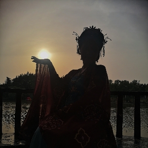 燕婉猗 