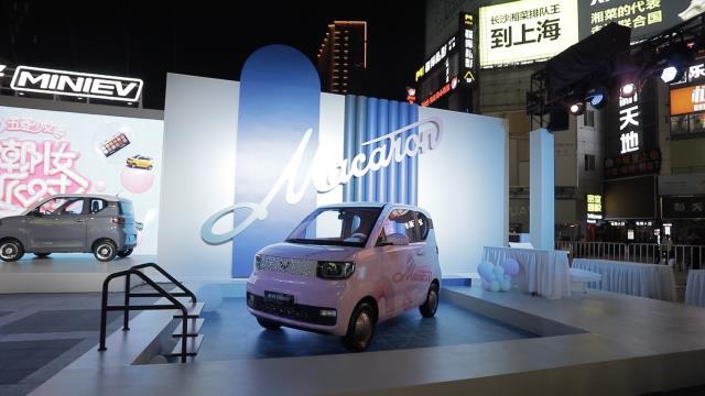 五菱宏光MINIEV马卡龙秋色版开启预订,为啥这么受欢迎?