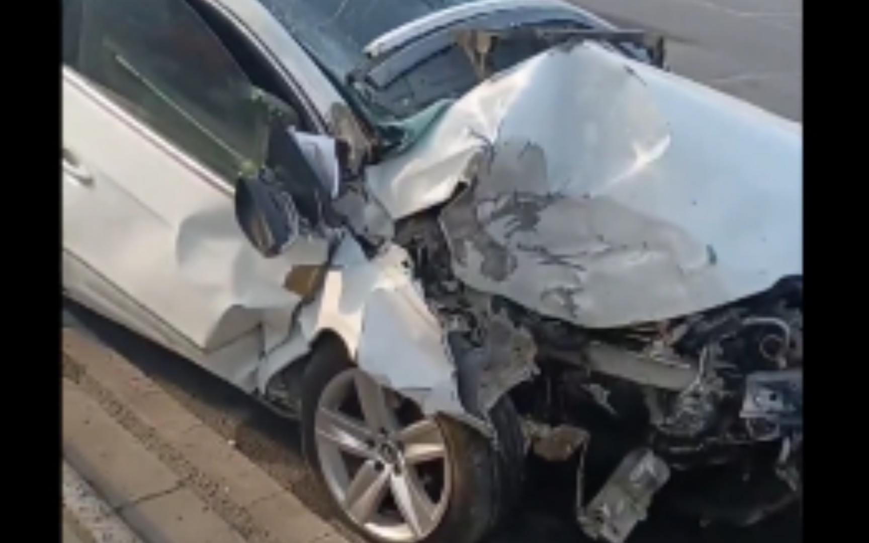 教大家怎么处理汽车划痕!