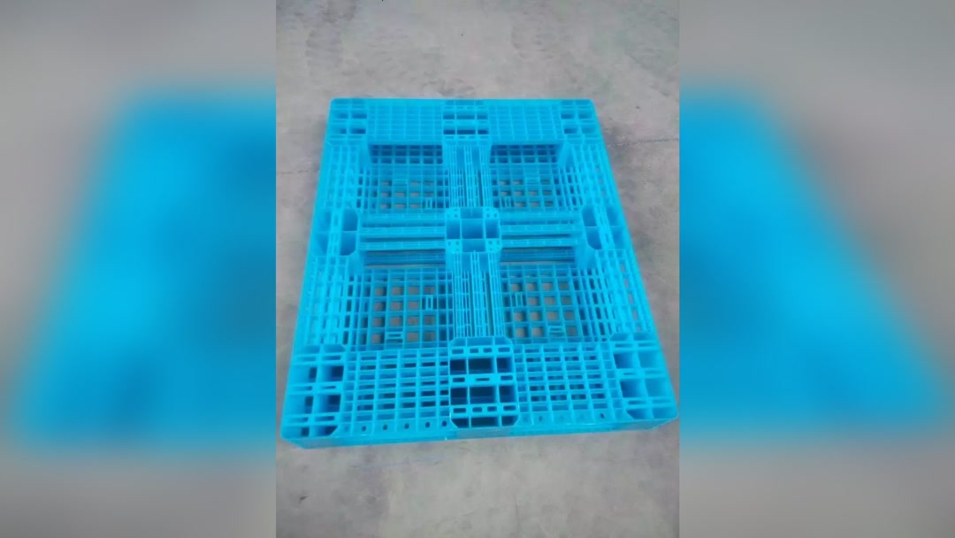 2800吨锁模力注塑机是塑料托盘生产厂家标配