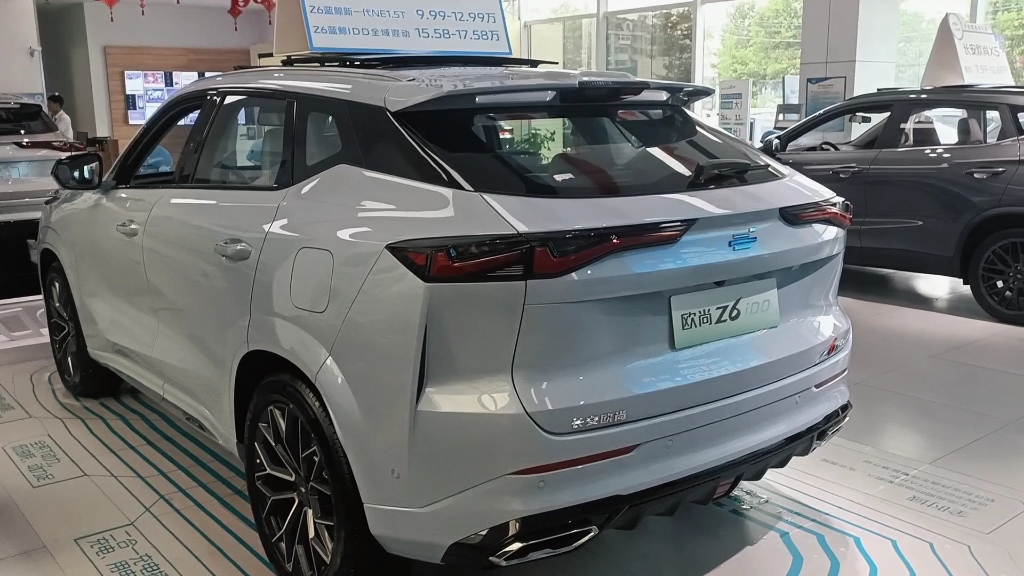 长安欧尚Z6IDD插电混动已到店,让我们一睹为快吧 。不要忘记买长安...