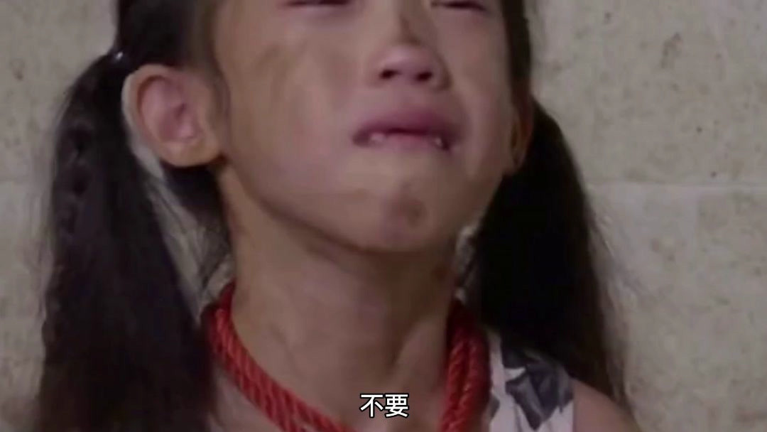 ...在街上向自己的爸爸乞讨 太感人了 请看好自家孩子 #催泪系 #打击拐卖