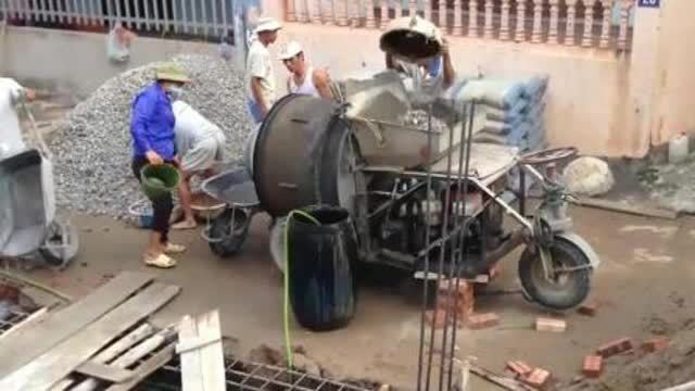 越南农村建房基础施工,亮点是那辆水泥搅拌车,你应该没见过