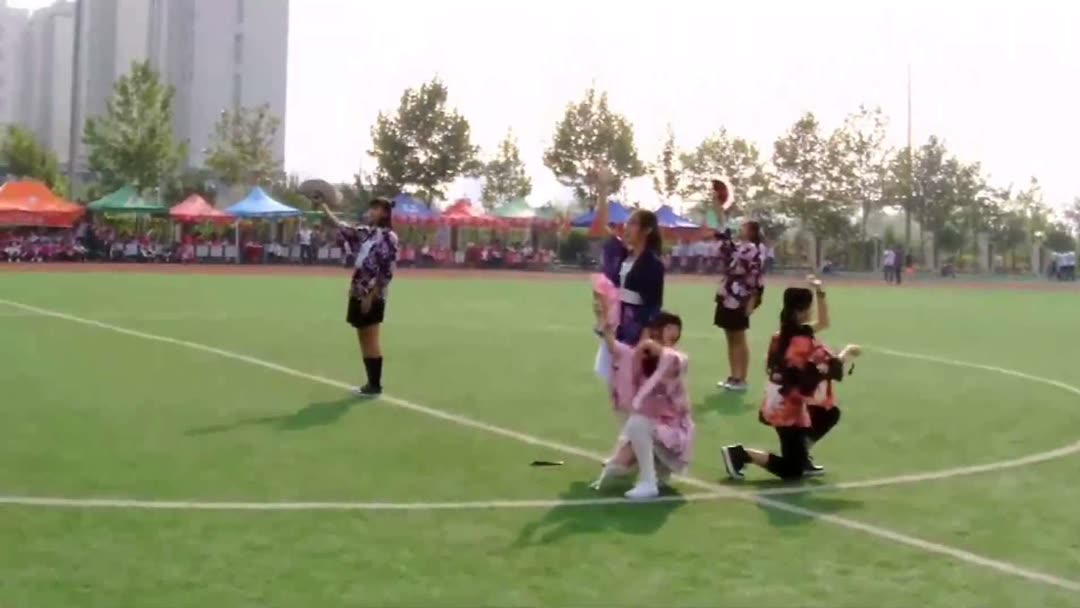 2019韩国热门舞蹈视频《极乐净土》学校运动会上的舞蹈很特别