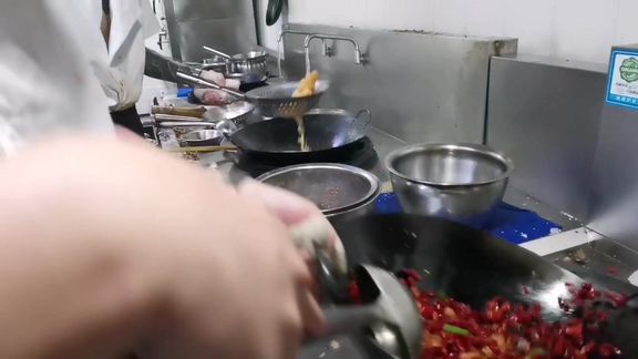 这就是生活,一份工作,一份责任,厨房日常一角。#厨师日常