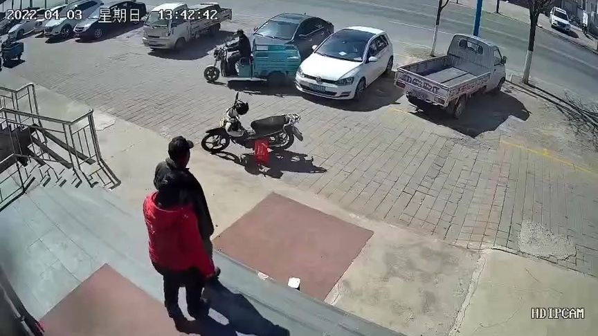 #危险动作请勿模仿 #意不意外 #社会百态 #交通安全