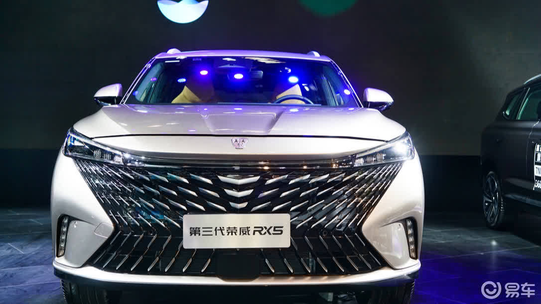 一个后视镜竟装了三个摄像头!第三代荣威RX5评测