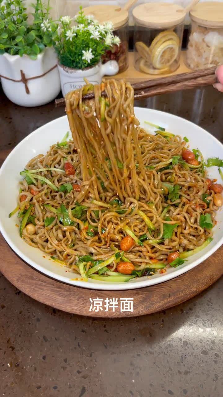 解锁了荞麦面的新吃法面饼劲道香辣过瘾荞麦面美食创作人