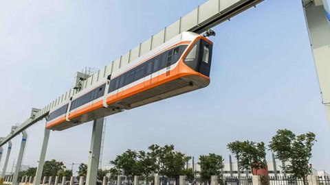 中国第一辆悬挂式单轨列车:离地10米倒挂空中,居然是在这座城市