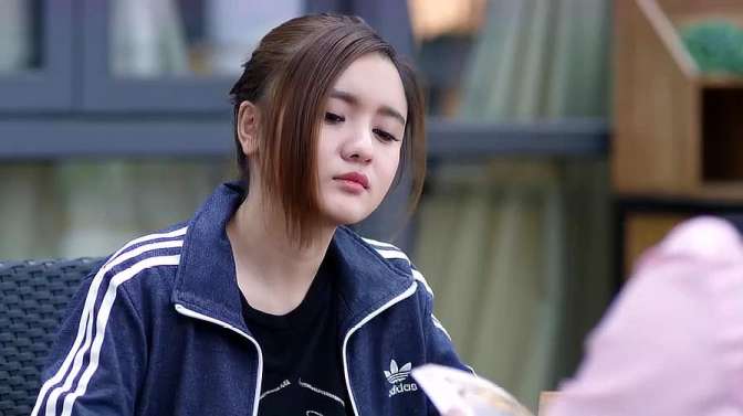 美女的零花钱有七位数,却后悔没有好好计划,导致现在手头紧张