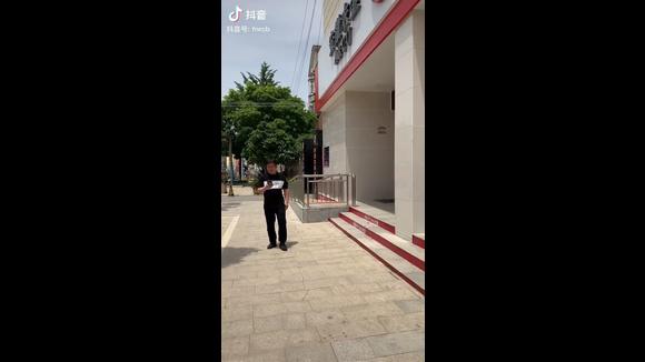 #阜南农商银行# 防范金融诈骗系列宣传片一 【出借银行卡风险大】